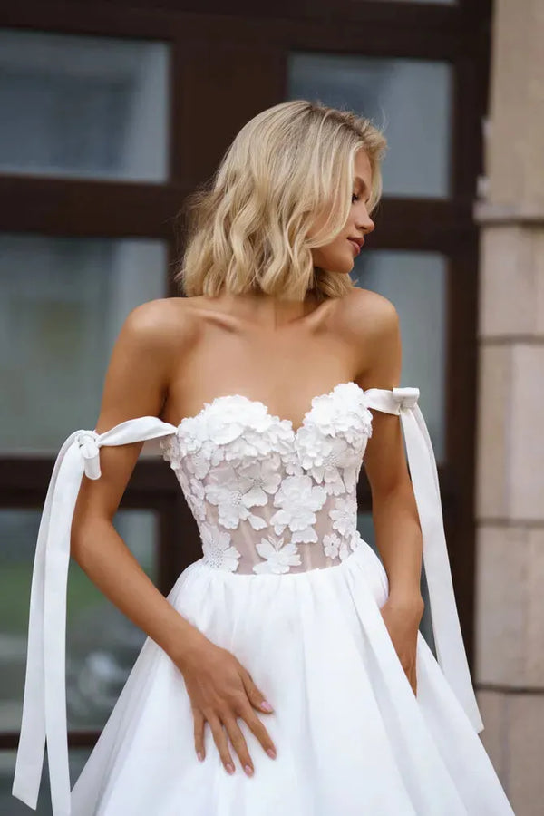 Elegant Short Wedding Dresses A-Line Lace Sweetheart Off The Shoulder